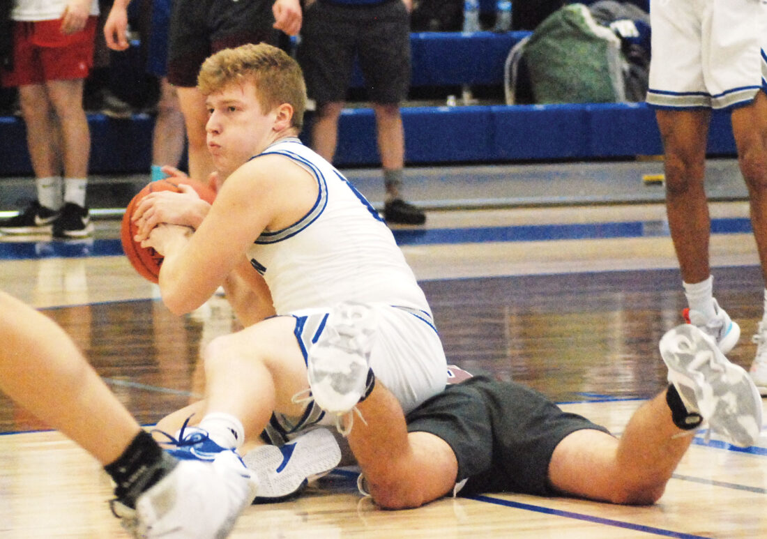 Warren knocks off Vinton County in sectional semi | News, Sports, Jobs ...